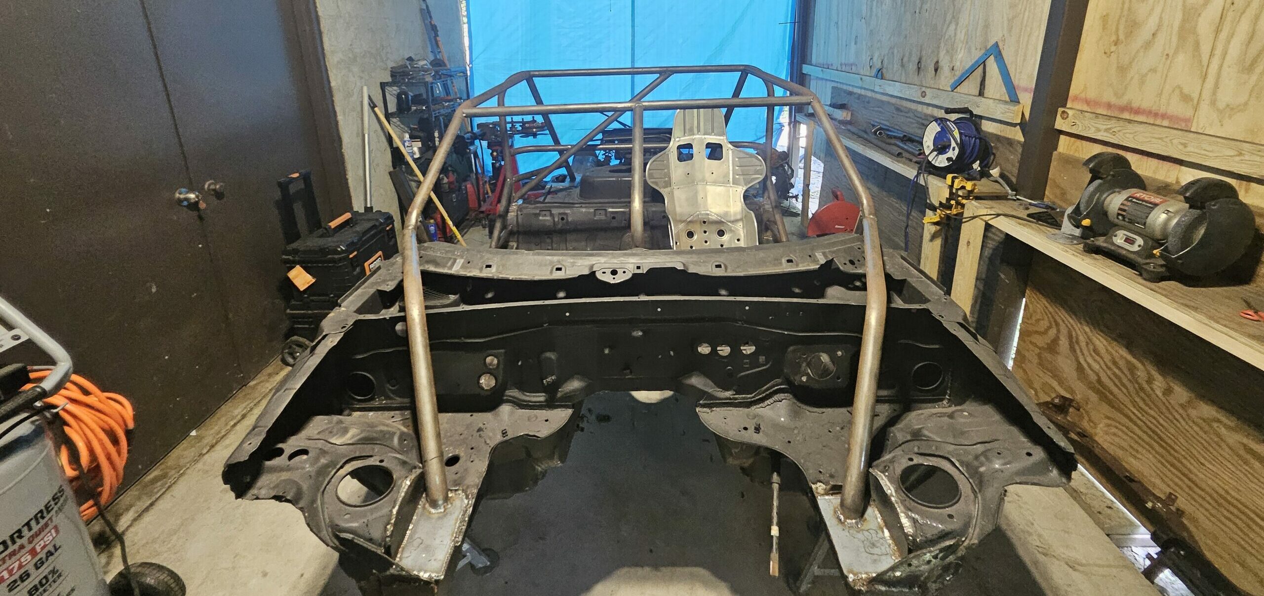 Exo Car 'Ghettocet' Build Guide: Roll Cage Intermission - Driftopia.com